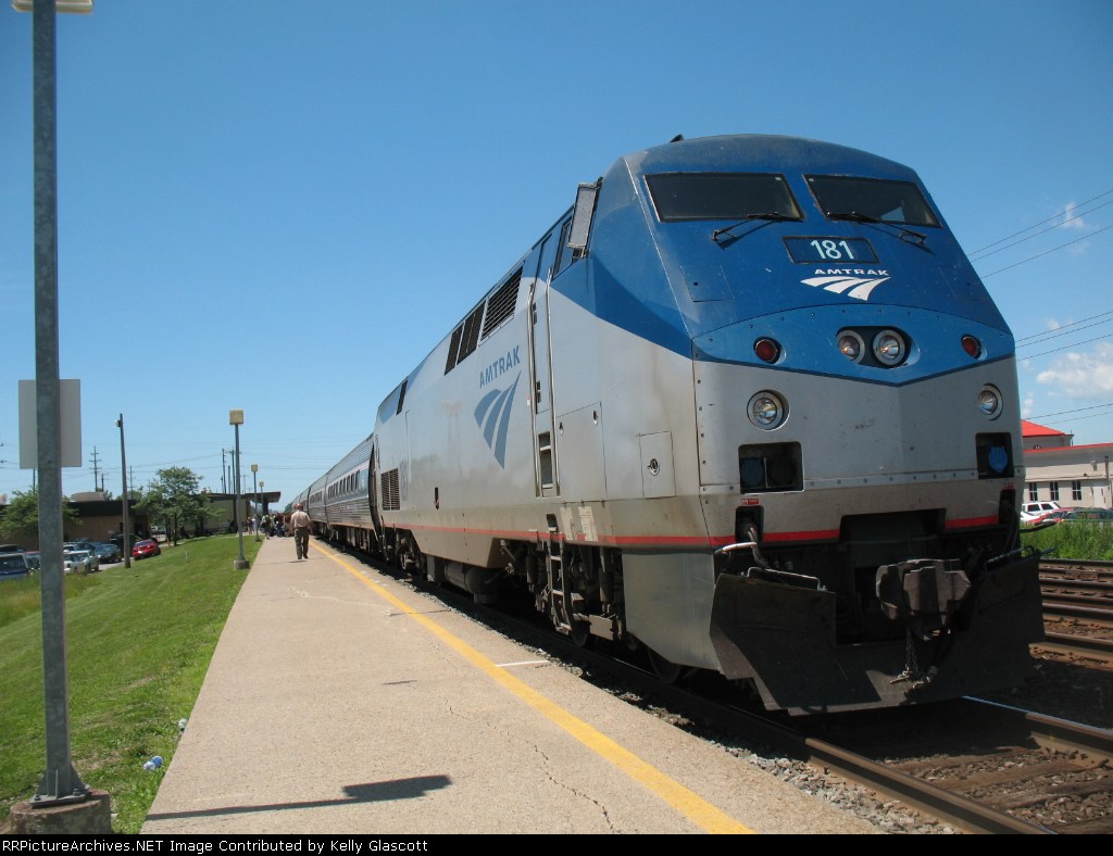 Amtrak train 64, The Maple Leaf